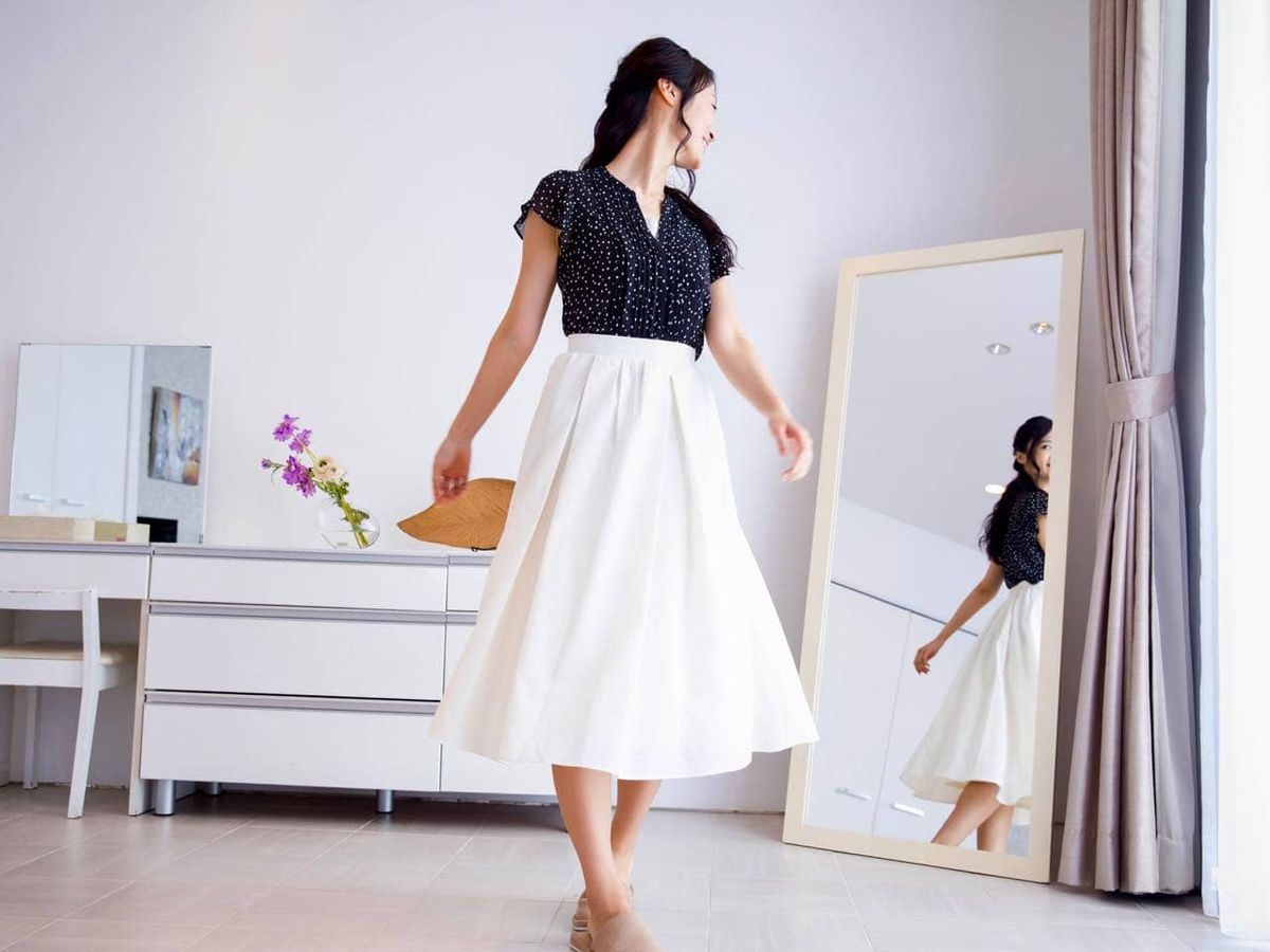 お腹痩せ＆美尻を同時に！全身に効く【代謝UP＆姿勢改善につながる】簡単ポーズ | TRILL【トリル】