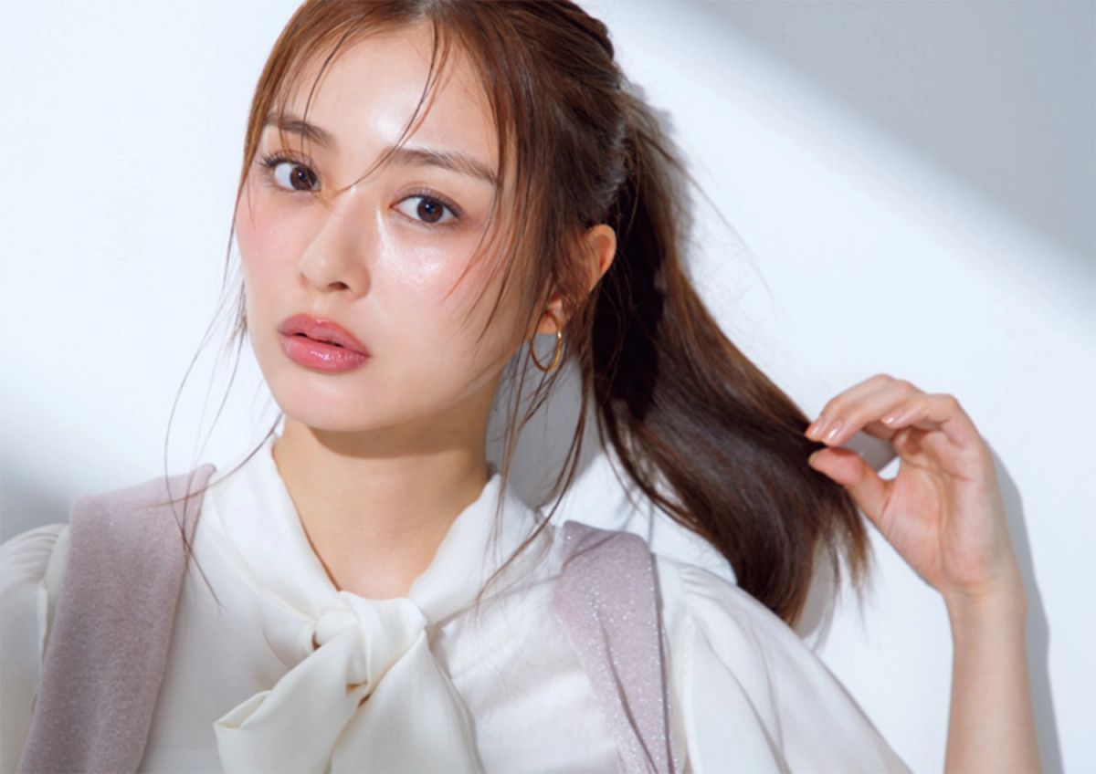 お仕事メイクのマンネリ解消！最旬大人っぽピンクメイクHow to | TRILL【トリル】