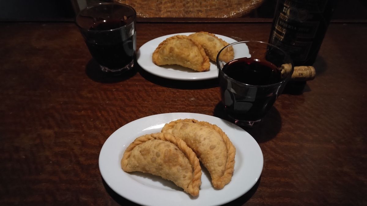 城ヶ島マグロの茜身を使った、特製エンパナーダ。写真と文：按田優子 (『按田餃子』 店主) #3 | TRILL【トリル】