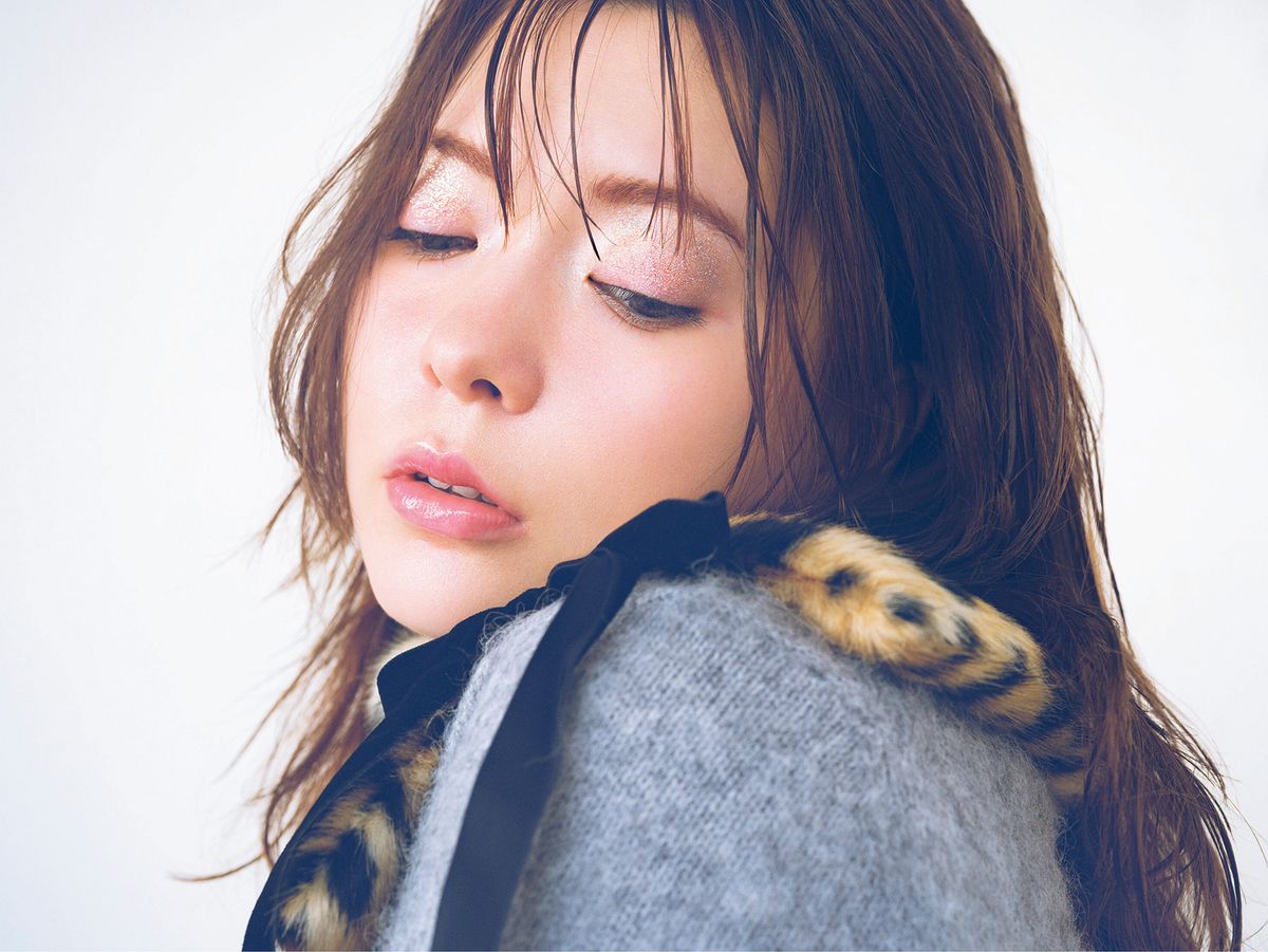 【ANNA SUI】パーティや推し活にも♡ 視線を奪う“キラキラ目元”を叶える名品＆メイクHow to | TRILL【トリル】