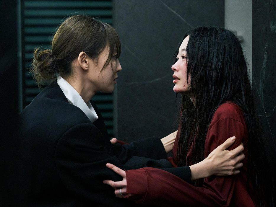 『あなたが殺した』チョン・ソニ×イ・ユミ、生きるために手を取り合う最も切実な共犯 | TRILL【トリル】