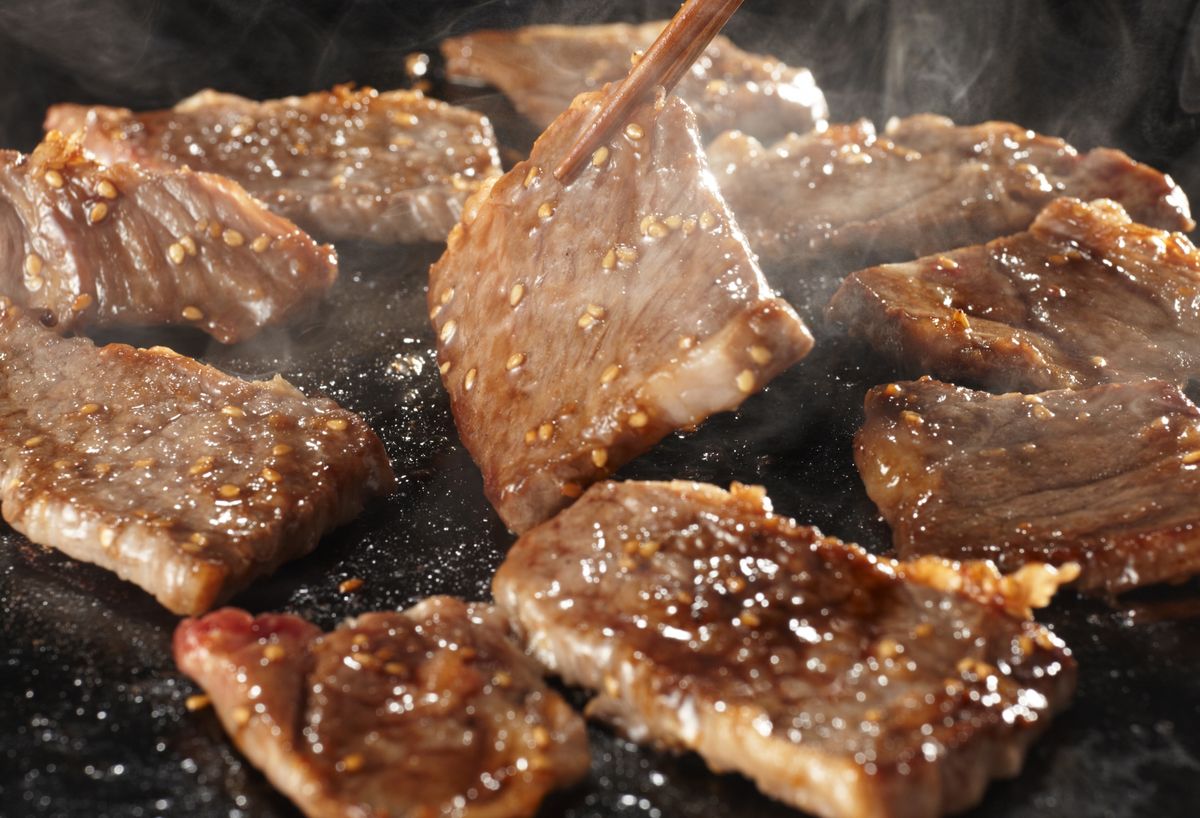 『叙々苑』『牛角』を抑えた！【カルビが美味しいと思う焼肉チェーン店】ランキング！堂々の1位に「安い！おいしい！」「脂がしつこくない」 | TRILL【トリル】