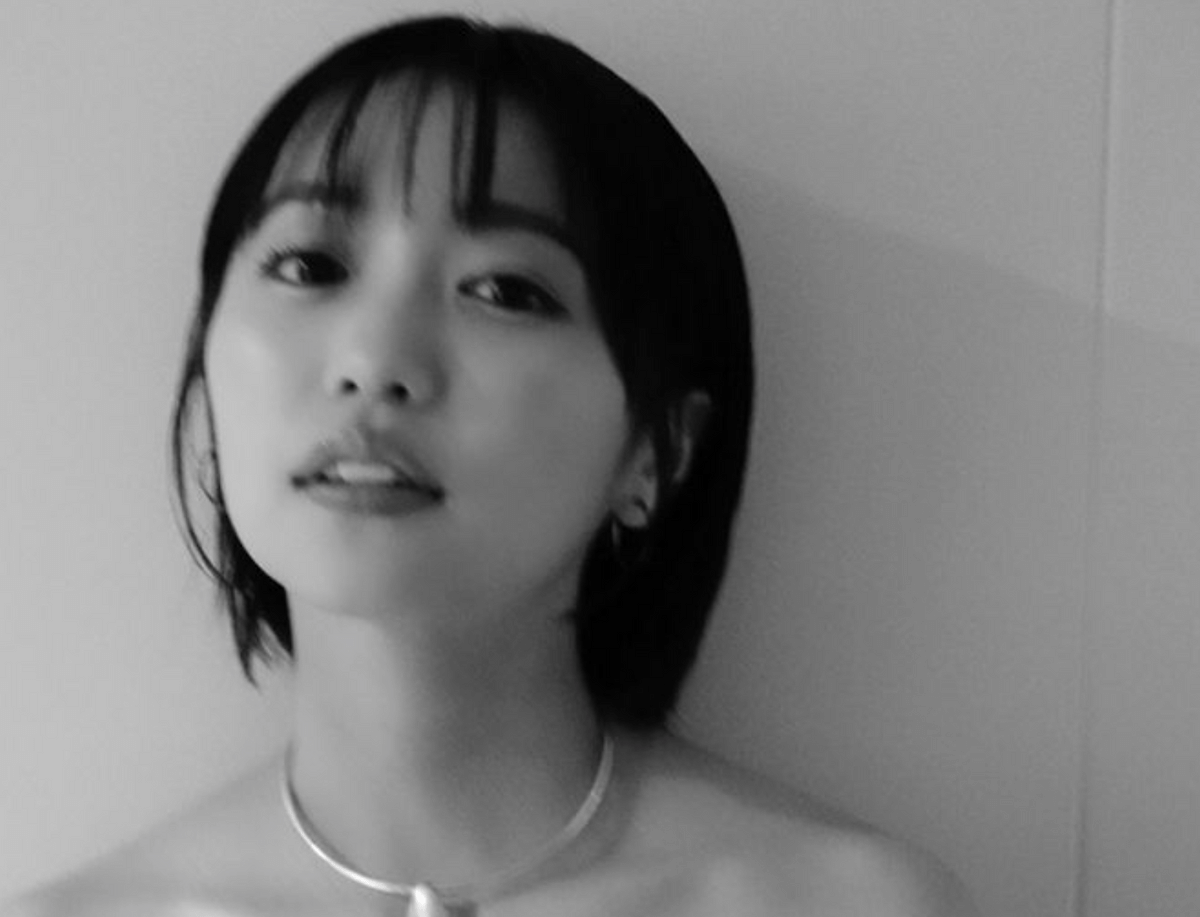 「大人になったな」10歳でデビュー・美人女優（26歳）、デコルテ映える“麗しいドレス姿”に称賛の声 | TRILL【トリル】