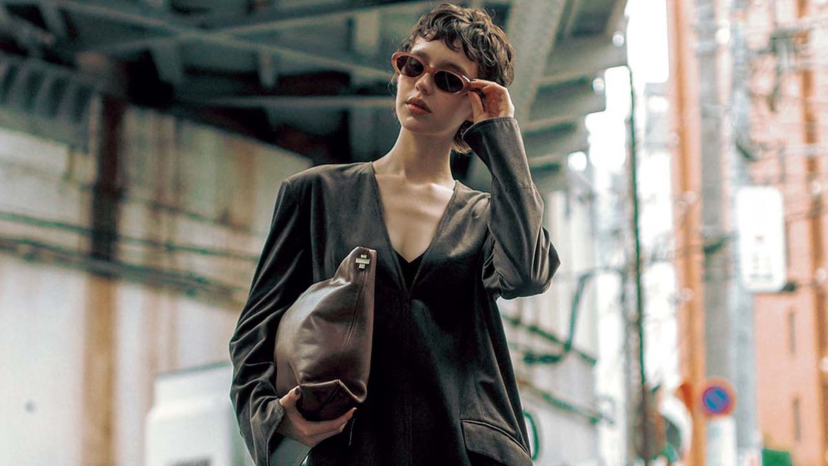 【明日なに着る？】ひらつかないだけで大人っぽい「直線シルエットのワンピース」 | TRILL【トリル】