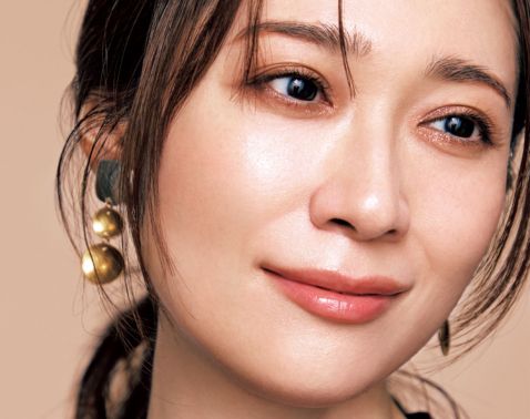 40代50代は“ベージュパレット”で一気に【マイナス5歳若見え】！大人のトレンドメイク術 | TRILL【トリル】