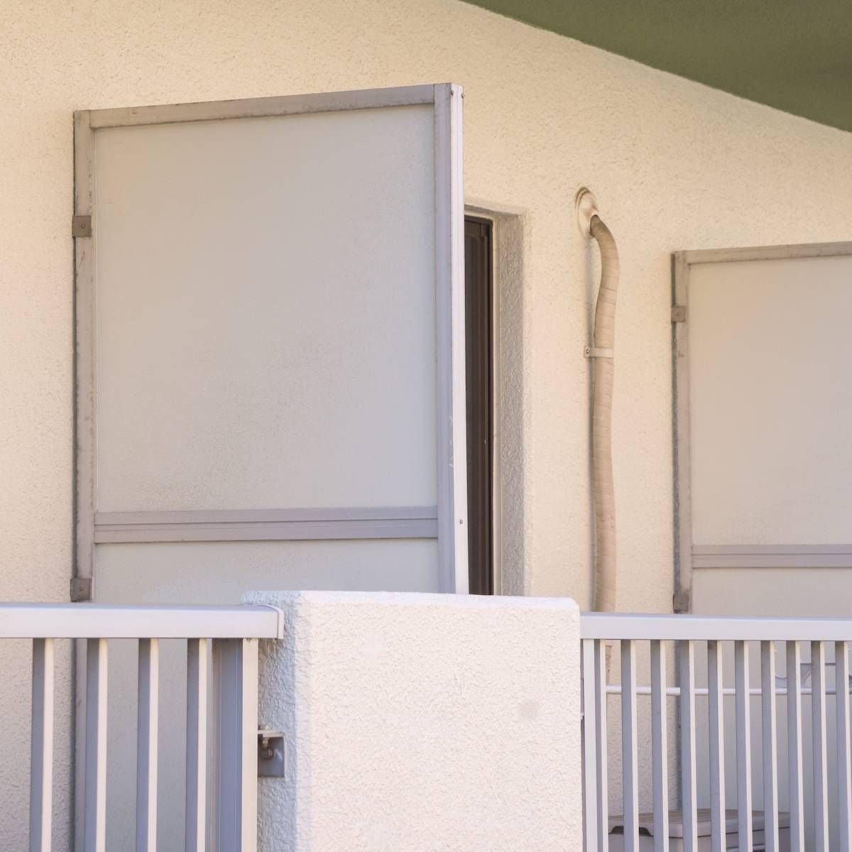 【バルコニー編】開運アイテム。風水的に人気運が上がりやすいもの5選 | TRILL【トリル】