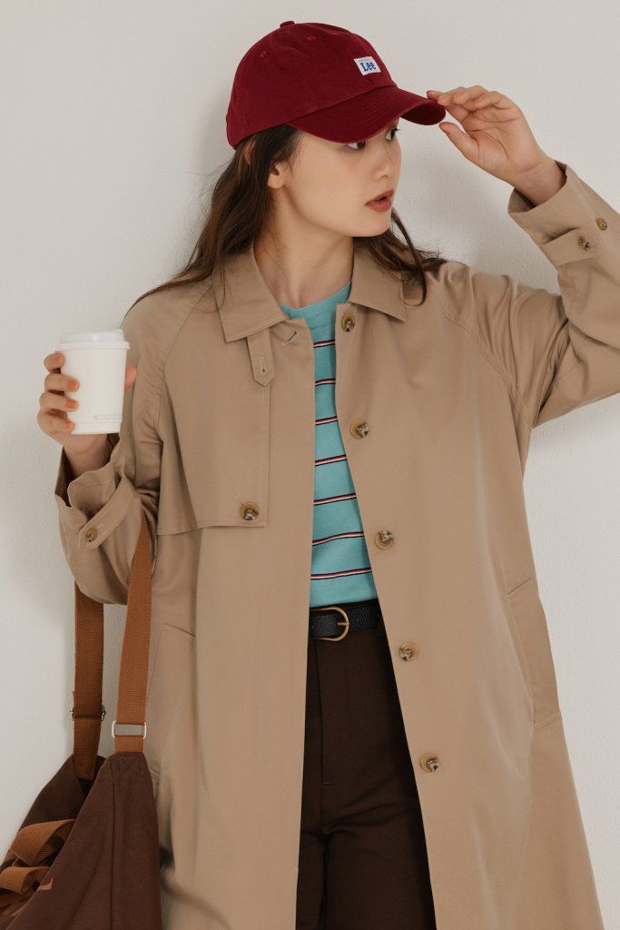 ベージュのトレンチコートとミント、バーガンディの組み合わせがおしゃれすぎる！【FUDGE FRIEND おしゃれさんの毎日コーディネート vol.623｜うさみ】 | TRILL【トリル】