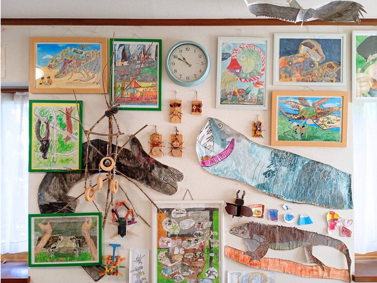 我が家は「おうち美術館」！子どもたちの作品を飾りまくっていたら、いいこと尽くしだった！ | TRILL【トリル】