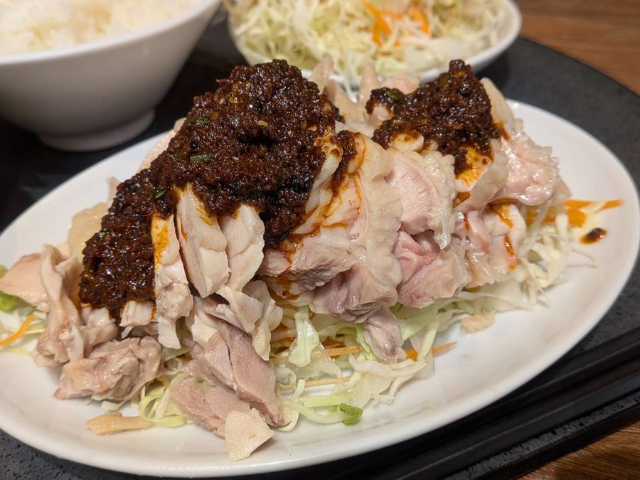 【神保町】「羊福」の盛り放題サラダ＆980円のよだれ鶏ランチがうますぎてリピ決定！ | TRILL【トリル】