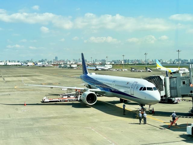 「CAの負担が大きすぎる」の声も。ANAがスターウォーズ機のラストフライトで「サイン対応」を断った背景 | TRILL【トリル】