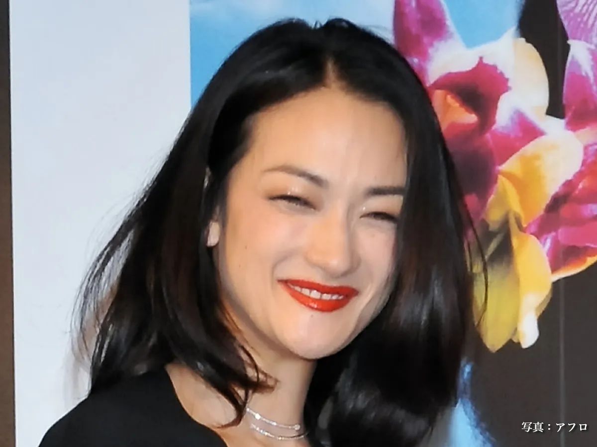 冨永愛、俳優・山本一賢との間に妊娠 息子・章胤にも支えられる日々 | TRILL【トリル】