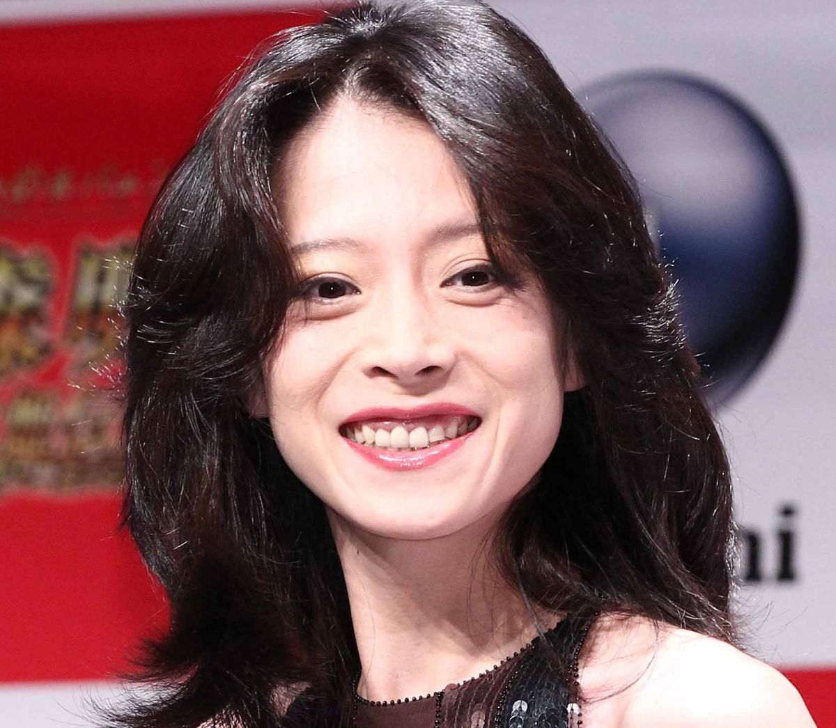 2位『中森明菜』3位『白石麻衣』300名が選ぶ“人生で最も好きになった歴代女性アイドル”1位に「完璧なアイドル」「今も特別な位置 ...