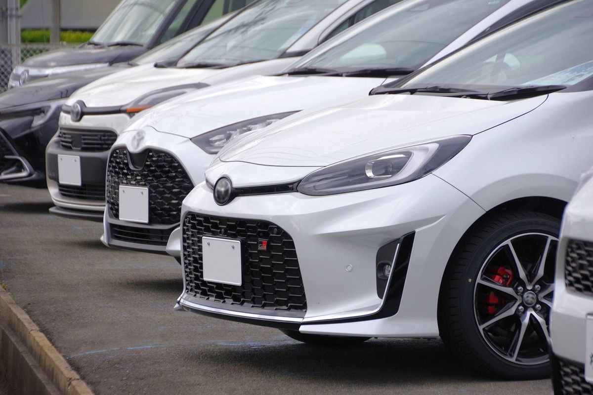 2位『シエンタ』3位『アクア』【街乗りにちょうどいいトヨタ車】300名が選ぶ1位に「コンパクトなサイズ感」「狭い道や駐車場でも運転しやすい ...