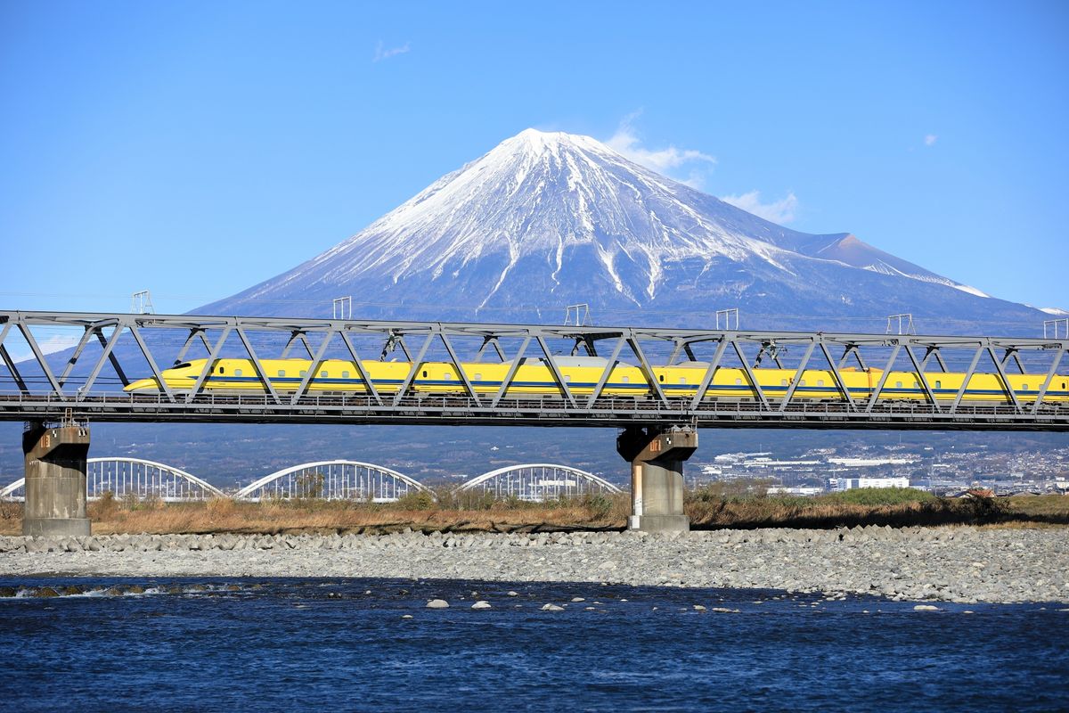 2位『北海道』3位『静岡県』【今の時期に行きやすい国内旅行先】300名が選ぶ1位に「気分転換には最高」「見どころはたくさん」 | TRILL【トリル】