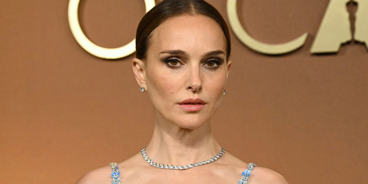 ナタリー・ポートマン44歳、すっぴん水着姿に賛否「ダサすぎる」「有名人オーラゼロ」スレンダー体型がネットで物議 | TRILL【トリル】